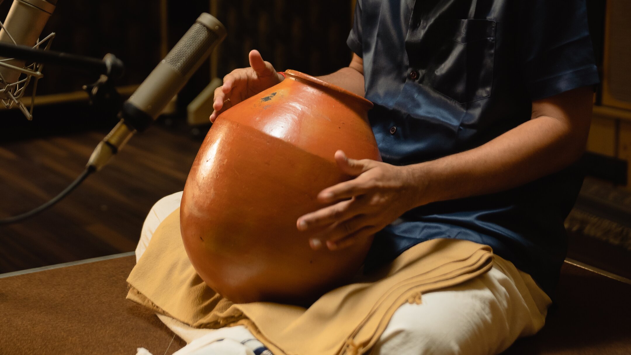 Orchestral Tools - Svara—Indian film orchestra