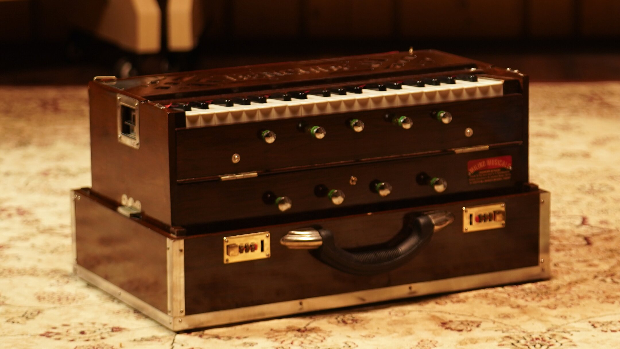 Orchestral Tools - Svara—Indian film orchestra